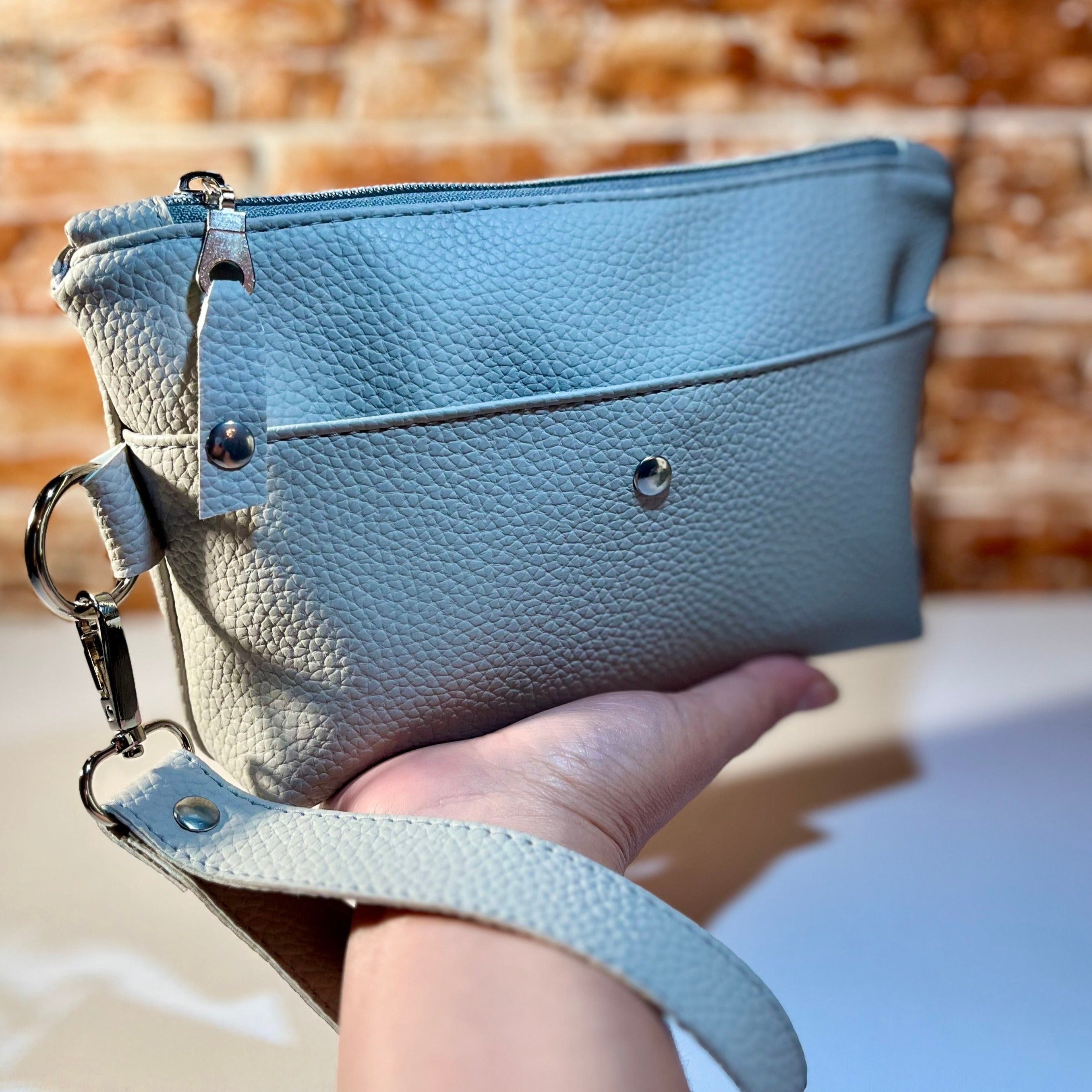 Liana Wristlet (Light Gray) – RIVMAR HANDMADE